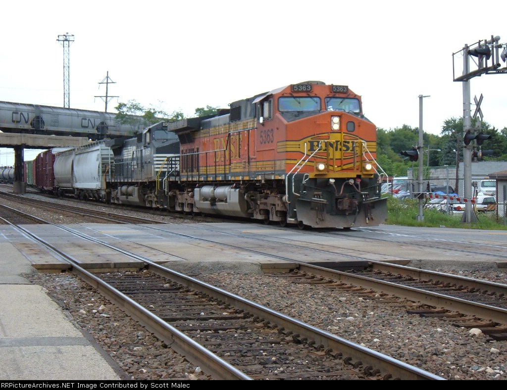 BNSF 5363 & NS 9057